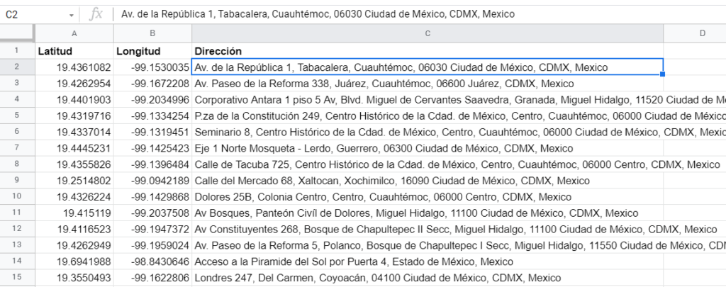 Convertir coordenadas de latitud y longitud en direcciones con Google ...